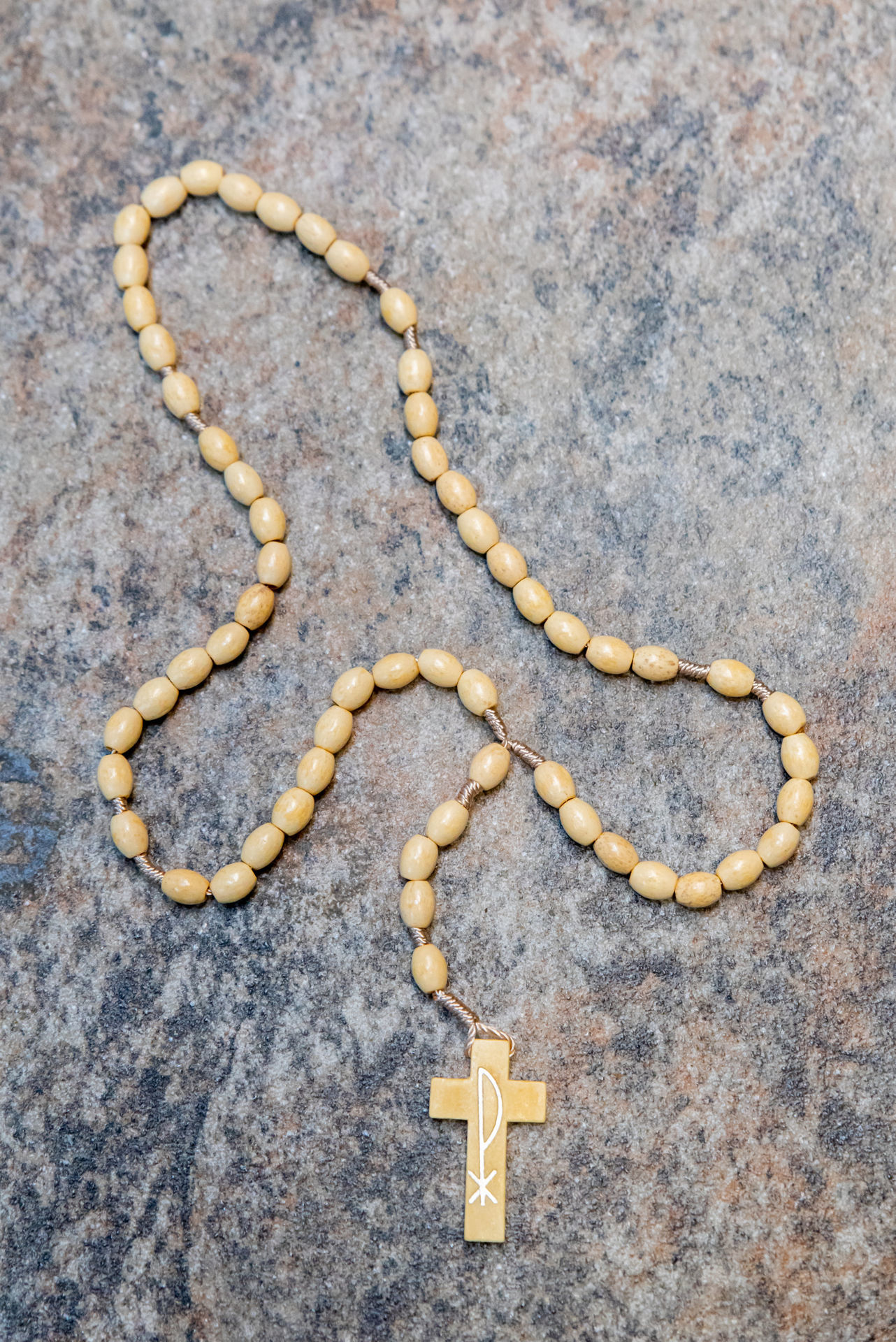 Simple wooden rosary in 4 colours | Official Parish Medjugorje Webshop